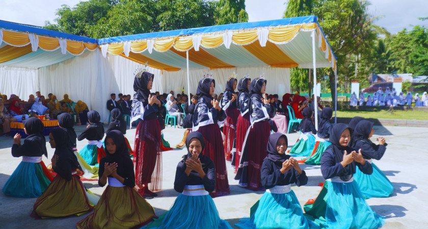 Keren, Sanggar Madani Unjuk Gaya Pada Perayaan Milad Madrasah dan ...